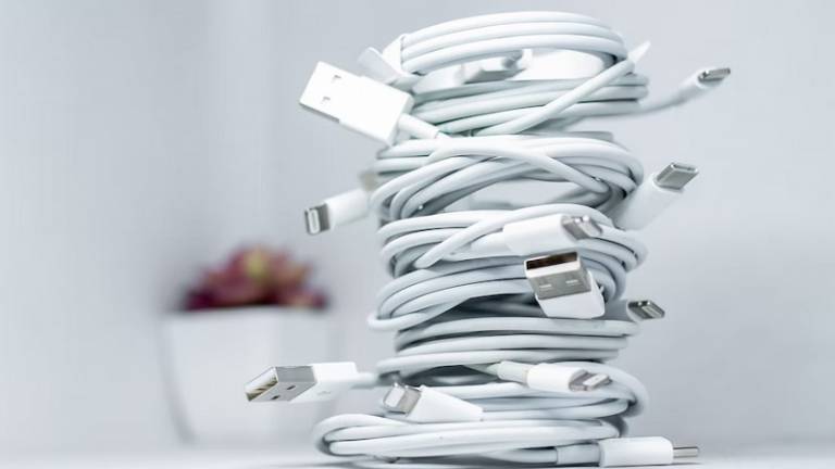 Macam Macam Kabel USB yang Perlu Anda Ketahui - SWALAYAN KOMPUTER
