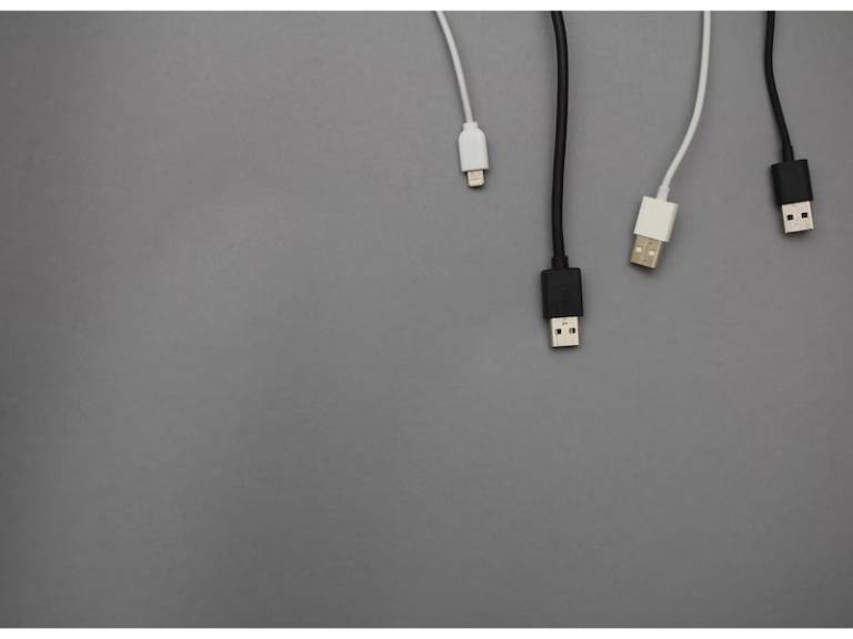 Tipe-Tipe Kabel USB Micro yang Sering Digunakan, Cek di Sini ...