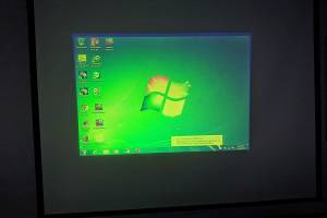 Layar Monitor Berwarna Kuning? Ini Penyebab dan Cara Mengatasinya ...